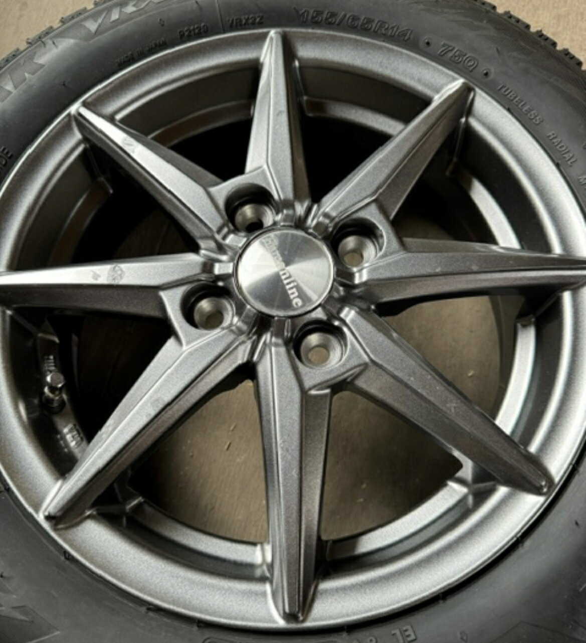 商品情報注意事項使用前は、よく振ってください。薄く、乾かしながら塗ってください。塗料が硬くなったら、ラッカーシンナーで柔らかくすると長持ちします。容器が劣化で割れる事があります。トレジャーワンカンパニー　ヒューマンライン　HS08　ダークグ...