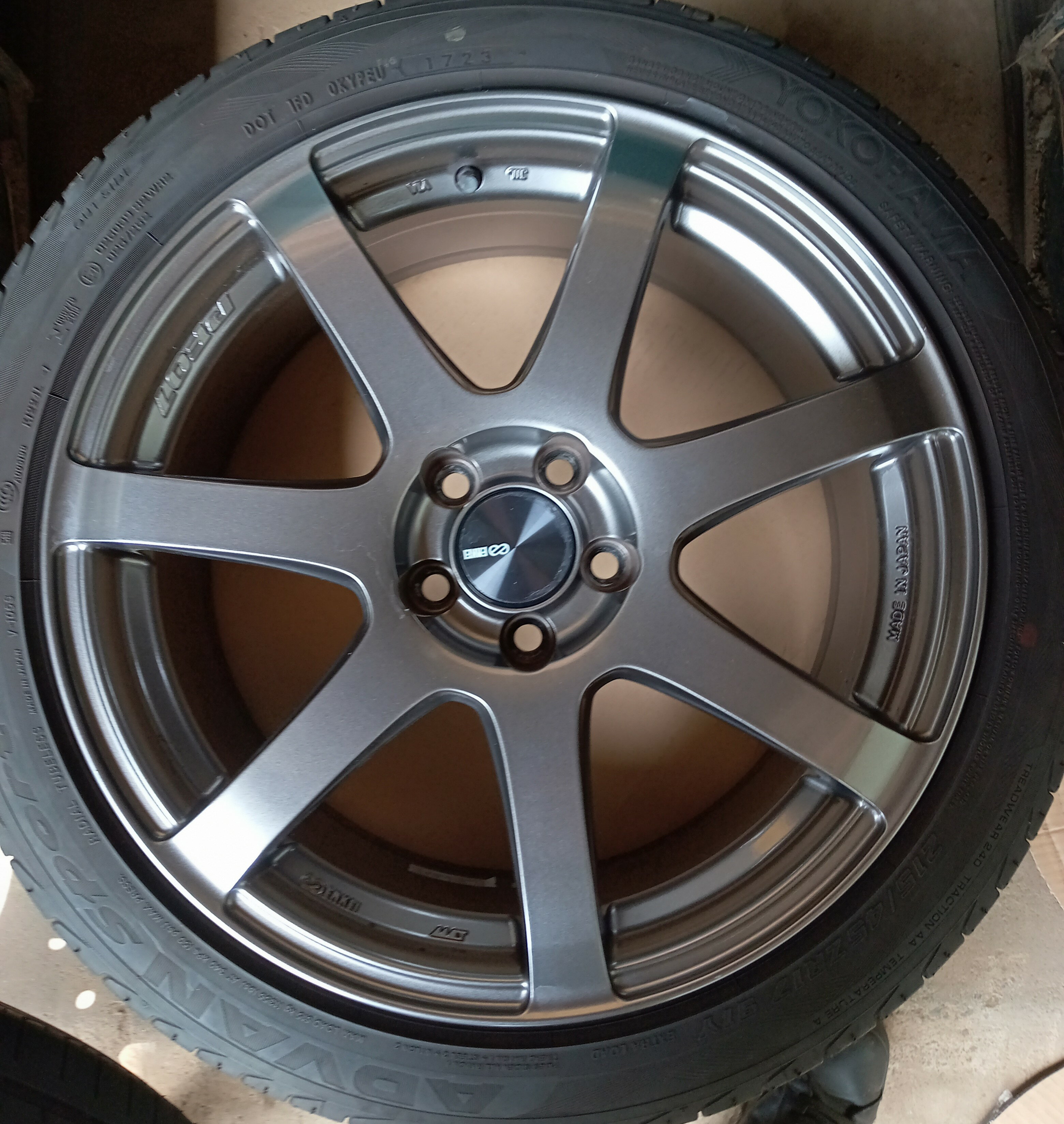 商品情報注意事項使用前は、よく振ってください。薄く、乾かしながら塗ってください。塗料が硬くなったら、ラッカーシンナーで柔らかくすると長持ちします。容器が劣化で割れる事があります。エンケイ　ダークシルバー　PF07　色　13ml　タッチペン　...