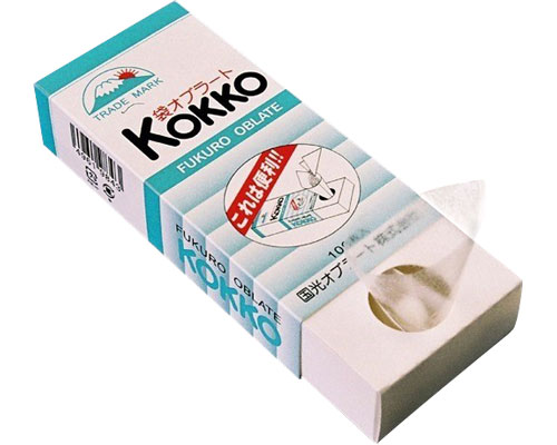 ●原材料／でんぷん（国産）、なたね油、乳化剤（大豆由来）●生産国／日本 ・薬を包んで飲みやすく。・包装箱が台になりオブラートを立てられるので使いやすい。・オブラートのスタンド機能をもたせることにより、置いたときのすわりが安定し、薬を飲むとき...