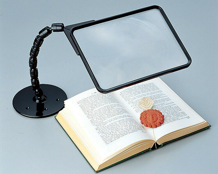 ●サイズ／背ぼね部分長さ25cm、レンズ：19.3×14×0.1cm●重さ／350g●材質／ABS、POM・A4サイズ対応のワイドフレーム。歪みの少ない薄型レンズで使いやすい。・スタンドタイプの本格派読書ルーペ。・せぼね（ネック）の部分が自...