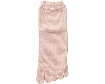 ●サイズ／23〜24cm●素材／シルク、ナイロン、キュプラ●生産国／日本・シルクの肌触りとメッシュ編みで蒸れにくく暑い日に最適。・保湿力で乾燥から肌を守り、吸湿・放湿性に優れているため汗や水分を吸収して放出するので嫌なべとつき感がなく指先は...
