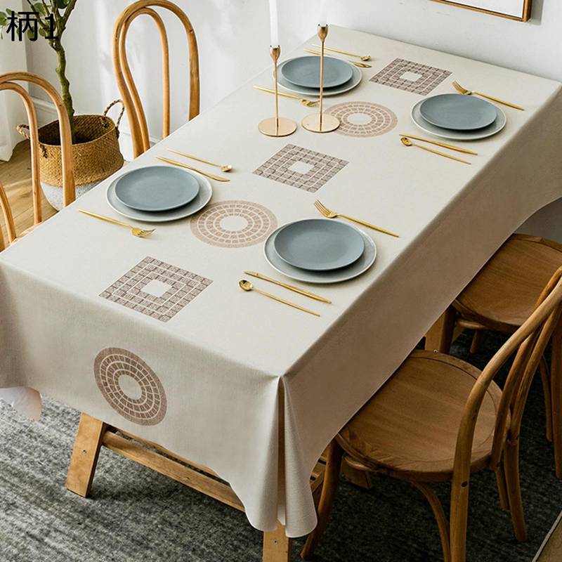 　　　 ◆◇◆人気の秘密◆◇◆ 【北欧風】北欧風のテーブルクロスで、テーブルの上に敷くだけ、食卓の雰囲気がパット華やかにになります。 【ズレにくい上質な生地】生地は80%PVC+20%ポリエステルの合成生地で、丈夫さと柔らかさのバランスがよ...