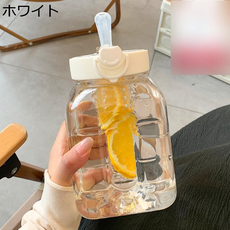 　　　 ◆◇◆人気の秘密◆◇◆ 【本体サイズ】下口径9.5cm×高さ17cm/容量1100ml 材質:プラスチック 【ストロー付き】こちらはストロー付きのプラスチック製ボトル。ストローの飲み口は柔らかく曲がる素材で口当たりが良く、運転中や歩...