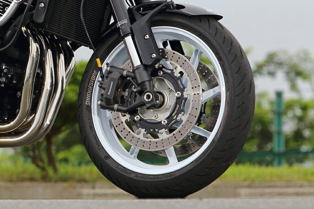 ◆適合車種 KAWASAKI Z900RS '2018 〜 '2025 KAWASAKI Z900RS CAFE '2018 〜 '2025ゲイルスピード開発陣によるブレーキングシステムプロジェクトからブレーキディスクが遂に登場！これまでの...