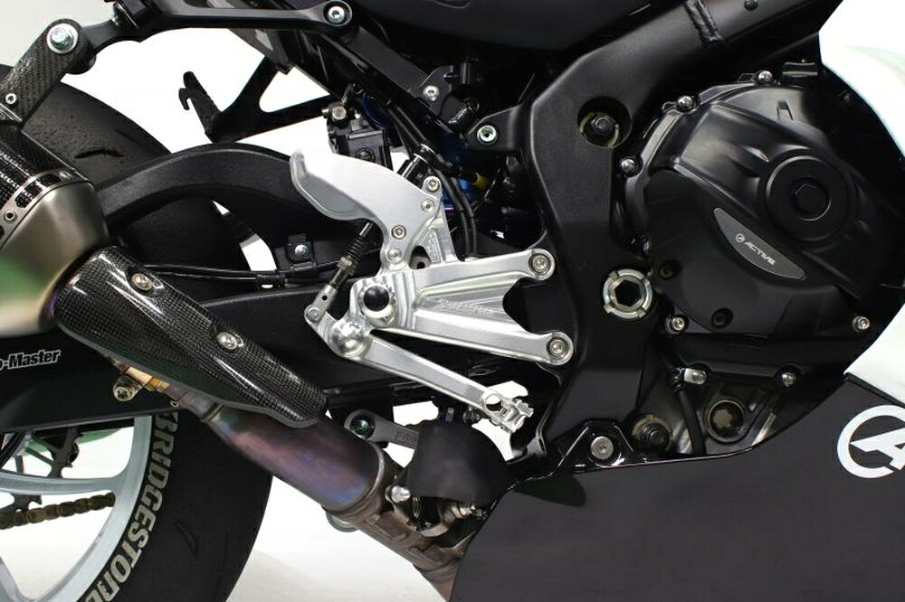 ◆適合車種 SUZUKI GSX-R1000R(ABS) '2017 〜 '2022ストレスフリーなペダル操作へ。 レースのために考えられた設計は、ストリートでも多くの利点があります。 純正ポジションから最小限の位置変更で、サーキットからス...