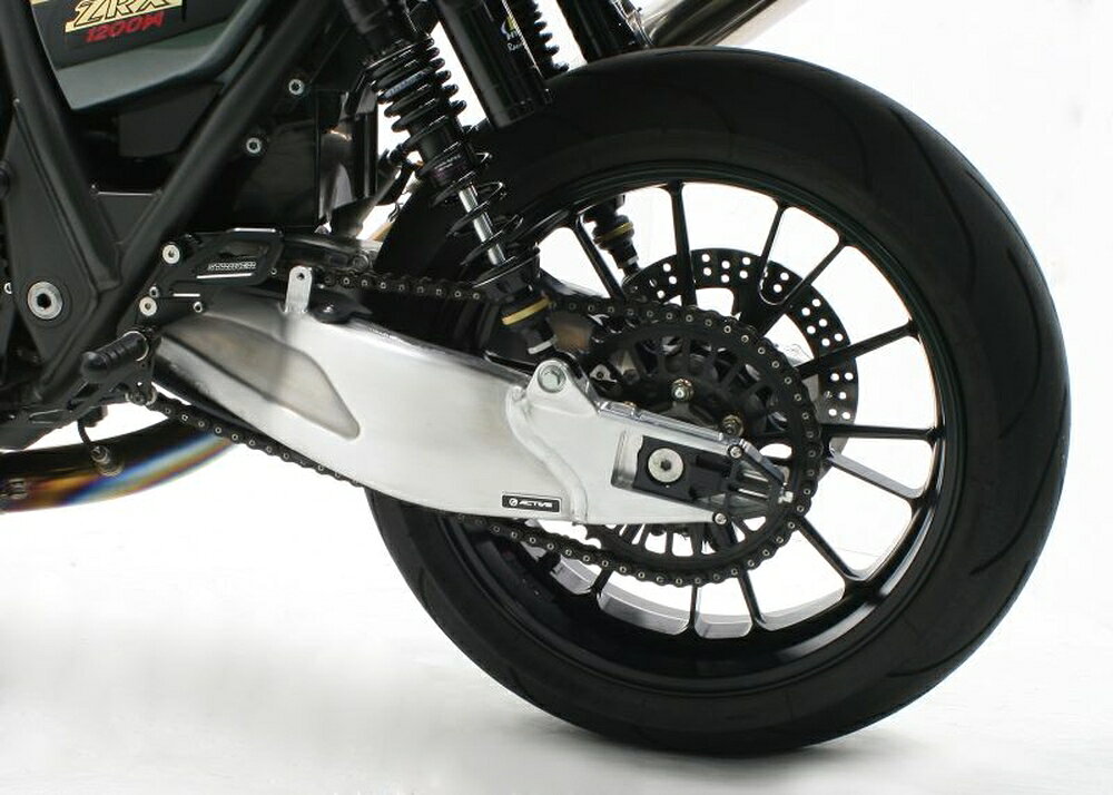 ◆適合車種 KAWASAKI ZRX1200 DAEG '2009 〜 '2016ストリートを中心に剛柔のバランスを徹底的に追求し、近年すさまじく進化するタイヤの特性をより活かすことができるストリートスポーツスイングアーム。メインアームや削...
