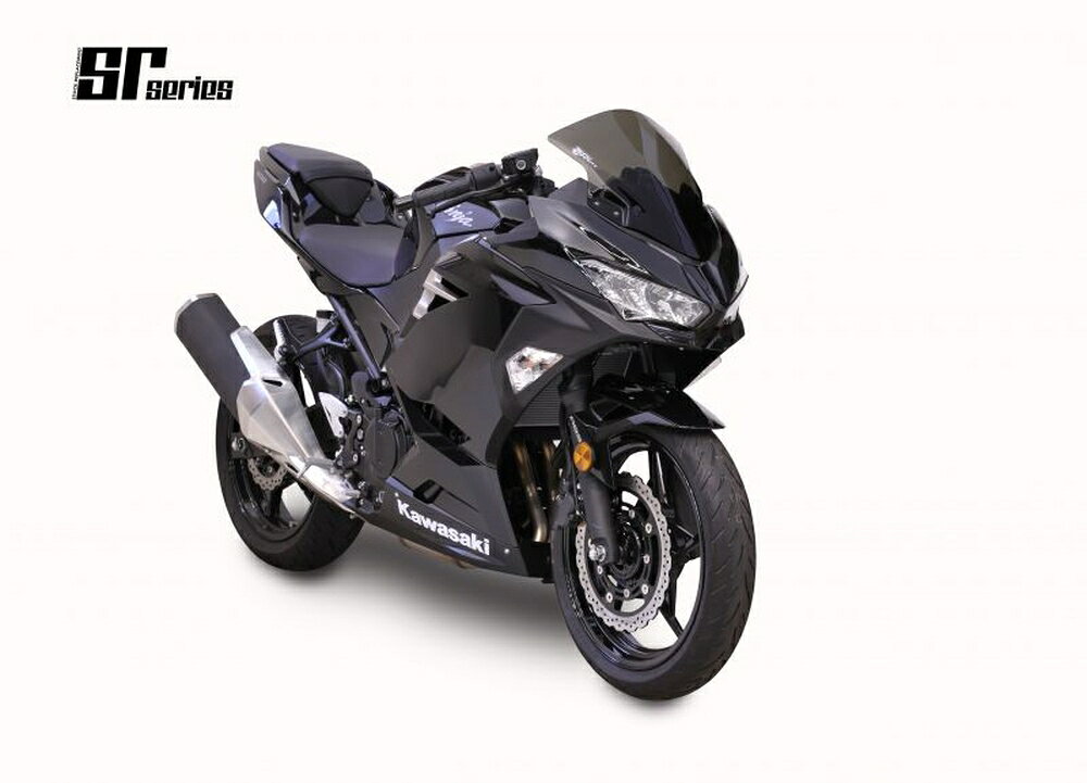 ◆適合車種 KAWASAKI Ninja400(ABS) '2018 〜 '2024 KAWASAKI Ninja250(ABS) '2018 〜 '2024▲写真は全タイプ(スモーク)です ノーマルスクリーン形状をモチーフにしたモデル。 ...