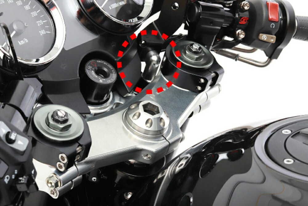 ◆適合車種 KAWASAKI Z900RS '2018 〜 '2025▲写真はシルバーです アクティブ製コンバーチブルステムキットに、アクティブ製カウルマウントを取り付ける際に必要となうマウント。 品番：13670027 JANコード：45...