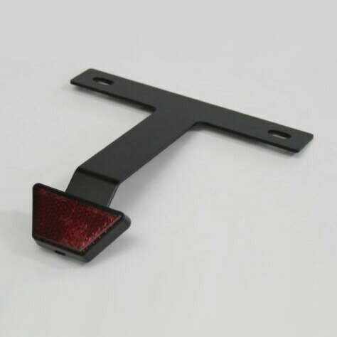 フェンダーレス化によってリフレクターが無くなってしまう車両の必需品。保安基準適合・車検対応なので、安心してご使用いただけます。 ◆道路運送車両保安基準適合 ◆自動二輪車ナンバー用（126cc超車両対応サイズ） ◆反射部面積：10.9cm2