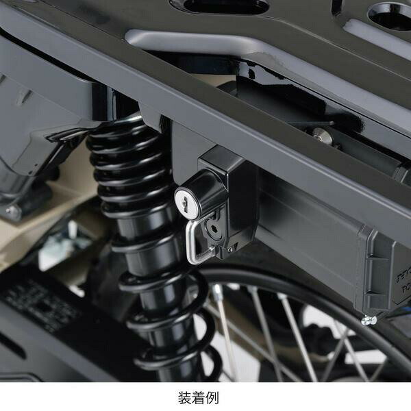 純正ライクな見た目で車両の雰囲気を崩さないヘルメットホルダー。車種専用設計なので、スマートに取り付けができます。 ◆適合車種：HONDA CT125（'20） [JA55] ※純正ツールボックスと共締めとなります。 ※カギのみの補修設定はあ...