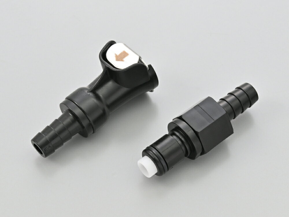 フューエルタンクの脱着時に非常に便利なフューエルホースジョイント。 フューエルホースに中継させるだけで、ワンタッチで脱着可能。 フューエルコックやキャブレターからホースを引き抜く手間が省けます。 外すとジョイント両側の流入出が止まります。 ...