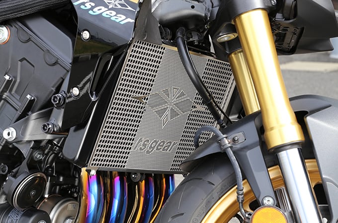 ◆適合車種 CB1000 HORNET('25-)/SP('25-) フロントタイヤからの小石等によるダメージや昆虫によるフィンの目詰まりを最小限に。 センター部は細かいメッシュ、両サイドは通気性重視のパターンで保護性能と冷却効率を両立。 ...