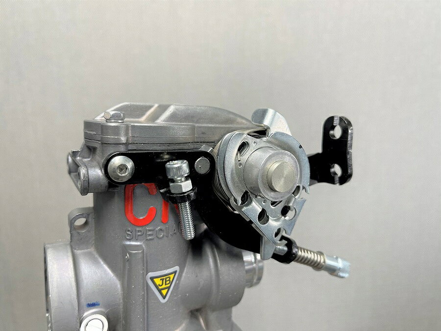 メーカー品番: 37218 JANコード: 4522285372185 ※商品はケーブルホルダーのみ。 ※ワイヤー装着穴φ6.2。 CR26のケーブルの取り回しを変更するケーブルホルダー。 ホルダーをスロットルシャフトの下側へ変更することに...
