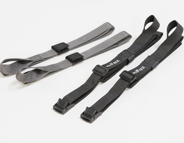 色:ブラック 材質:ポリエステルベルト+亜鉛ダイキャスト 部品構成:・調節ベルト×2 ・固定ベルト×2 ・ベルト止めストッパー×2 サイズ:ベルト幅：20mm 固定ベルト+調節ベルトでしっかり締め込める！ ■高耐久で安心の日本製高強度PPベ...