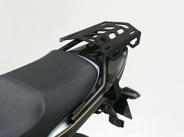 デザインされたアルミトッププレートと車種専用取り付けフィッティングで荷物を積載していない状態でも違和感のない車体フォルムを実現！ 機能とデザインを両立したリアキャリアです。 ◆適合車種：Kawasaki ZRX1200 DAEG（'09-）...