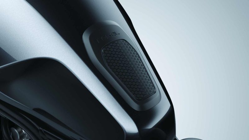 タンクの傷付きを防止する、タンクデザインに合わせた専用設計。 スペシャルメインシートのワディングともマッチするダイヤカットパターン。 耐油・耐候性に優れ、且つ衣類への色移りの無い上質なラバーを採用。 ”Rebel”ロゴ入り。 ◆適合車種：H...