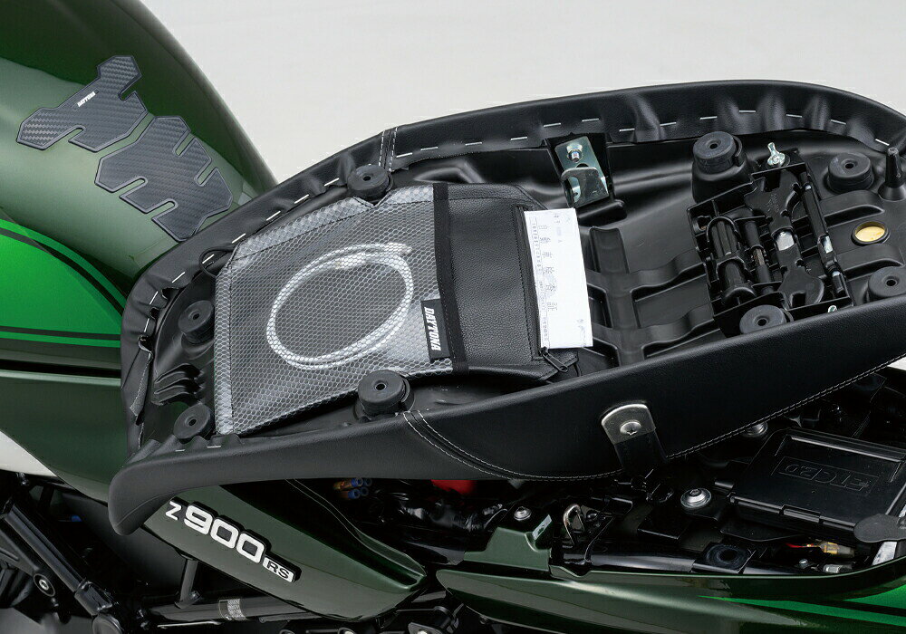 ◆適合車種 汎用 小物の収納に便利なシート裏ポケット シート裏側に装着するポケット。 収納場所に困る書類や充電ケーブルなどをスッキリ収納できます。 面ファスナーと伸縮バンドを組み合わせれば、シートとの隙間に小物をはさみ込むこともできます。 ...