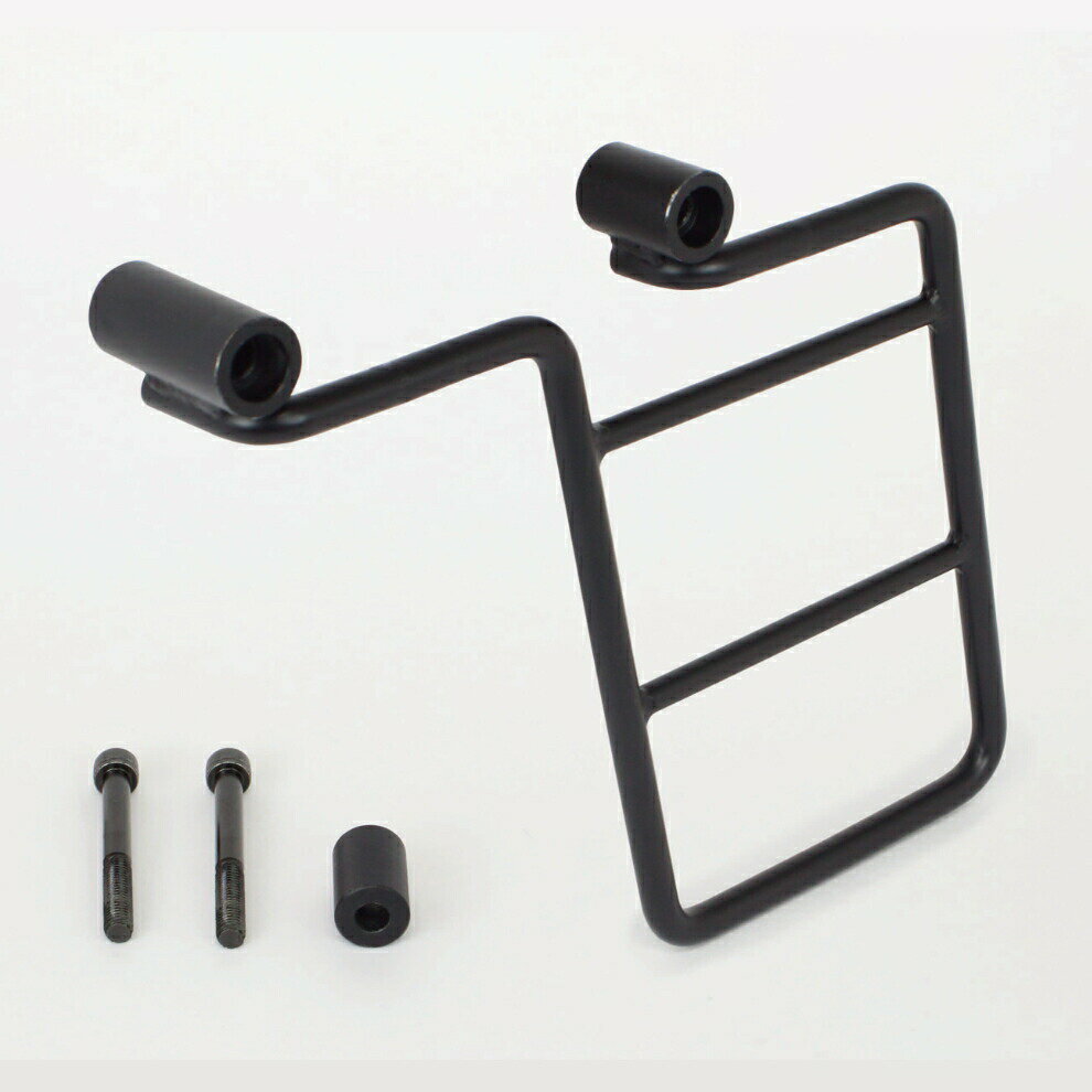 スペシャルパーツ武川製ツーリングバッグS等の積載用具を車両に取り付ける際に、車両とのクリアランスを確保し、巻き込みを防止するサポートです。 実用性と車両のスタイルアップを図りデザインしている為、バッグを装着しない場合でもカスタムイメージを高...