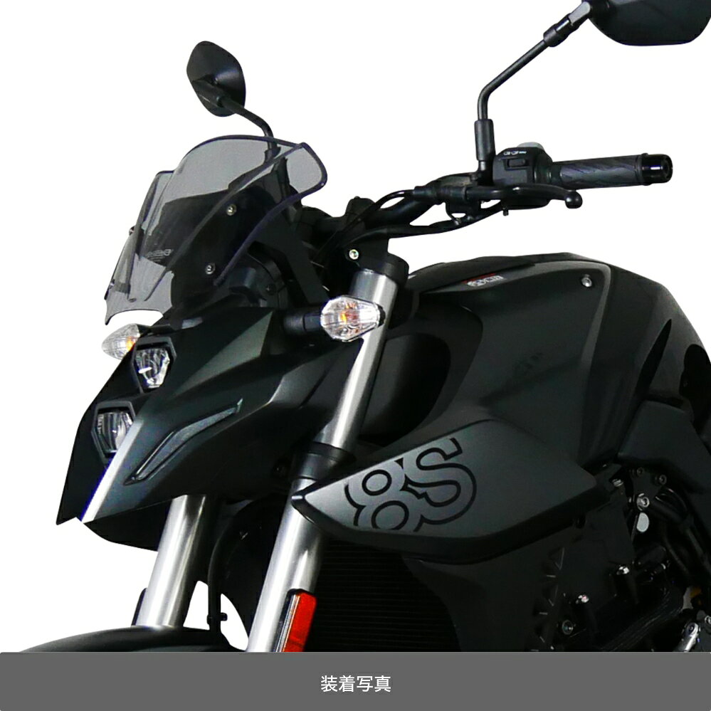 車両のスポーティなイメージを崩さない小型のスクリーンです。優れた防風効果はミドルツーリングやロングツーリングに最適です。 ◆適合車種：SUZUKI GSX-8S ('23-) [8BL-EM1AA] ◆カラー：スモーク ◆素材： アクリル ...
