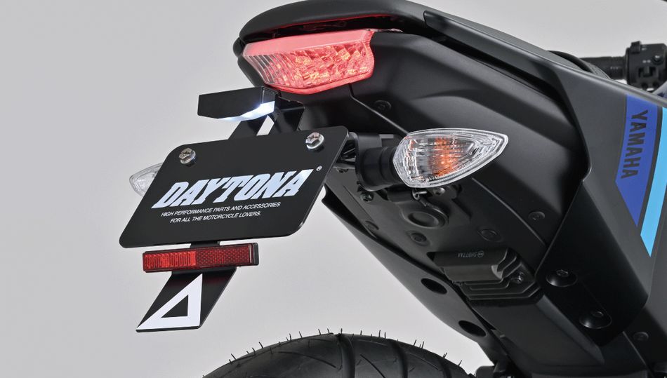◆適合車種 YZF-R125（’23）〈8BJ-RE45J〉 純正リアフェンダーと交換しテール周りをスタイリッシュに変身させるフェンダーレスキット。 ウインカーは純正を移設して使用するのでリーズナブルです。 ナンバーをしっかり照らす保安基準...