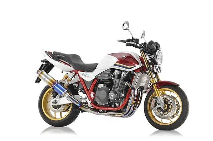CB1300Final Edition発売を記念して新たにチタンフルエキゾーストマフラーFinal Anniversaryモデルを新発売 徹底したテスト開発を繰り返し行い、心地良いトルク特性と重厚なサウンドを奏でる、スタイリッシュな超軽量マ...