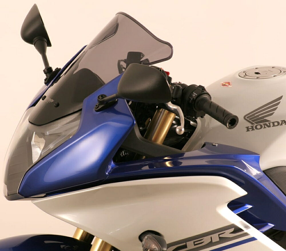カタログ品番: MO068S メーカー品番: 4025066130436 JANコード: 4548664878017 スモーク 「スクリーン オリジナル」は、純正同等形状のスクリーンです。ノーマルのデザイン・雰囲気を崩さず、さり気ないドレス...