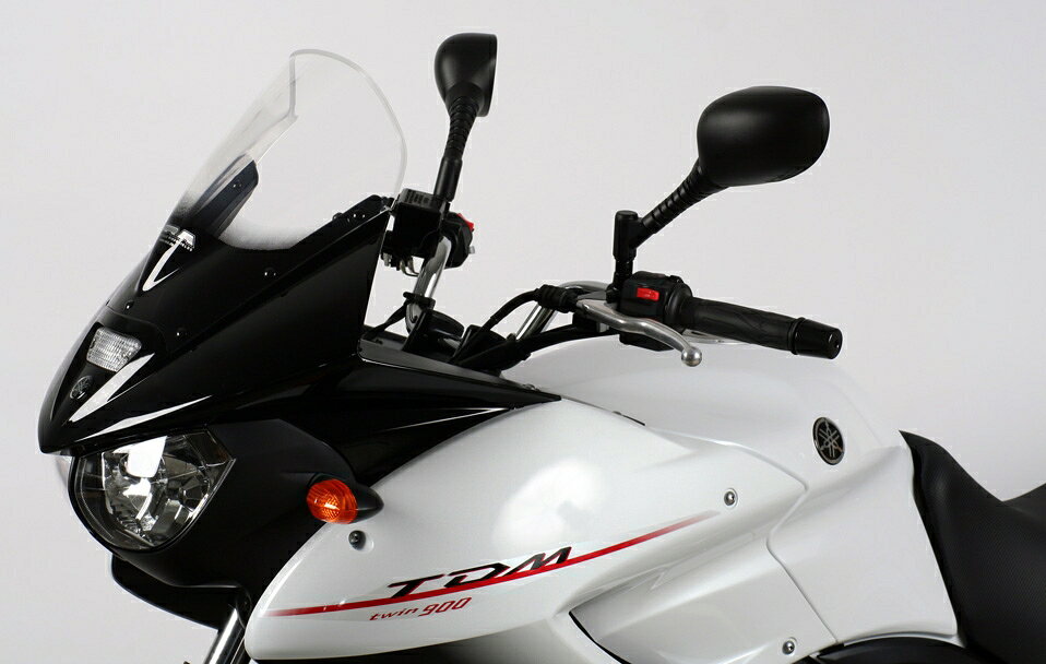 カタログ品番: MR231K メーカー品番: 4025066076772 JANコード: 4548664799763 ブラック グラデ-ション有り (寸法:純正長 +20mm) 「スクリーン レーシング」は、スクリーン中央部がドーム状に盛り...