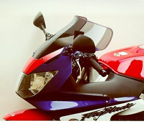 カタログ品番: MS020K メーカー品番: 4025066189847 JANコード: 4548664777495 ブラック CBR929RR 00-01モデルにも対応します。 グラデ-ション有り (寸法:純正長 +10mm) 「スクリー...