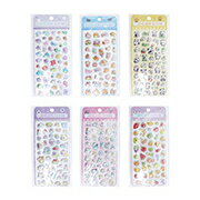 本体サイズ：約W10×H22.5センチ ぷっくりとした立体感があり、きらきら可愛いシールが新登場しました。 光に当たるとキラッと輝くデザインで、貼るだけで持ち物が華やかになります。 デザインは全6種類です。 さかな、パンダ、ファンシー、フル...