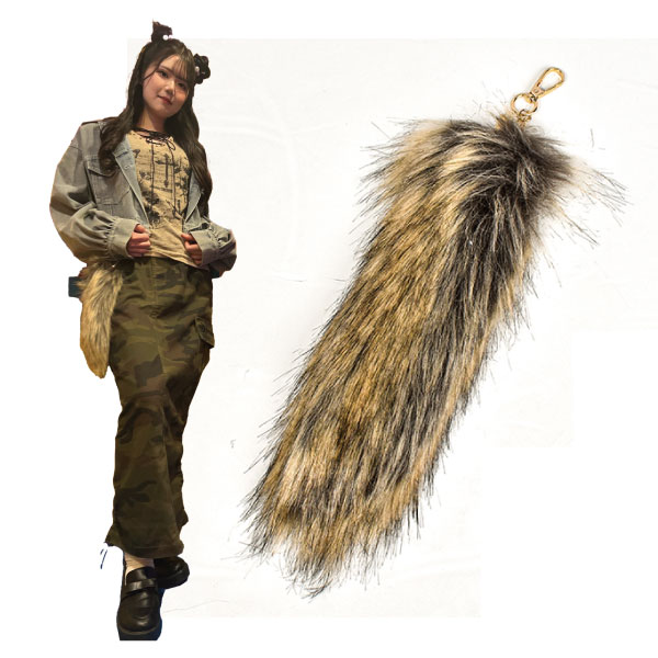 ◇商品説明 付けるだけで存在感抜群でボリューム満点のしっぽの形をしたファーキーホルダー ファッションのアクセントとしてベルトループに付けたり、バッグやリュック、車・家の鍵などに付けても◎ 【配送方法】 2個までメール便でお送りできます!! ...