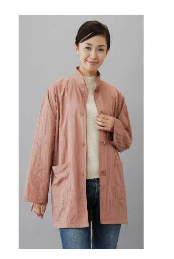 ☆立衿ショートコート（撥水加工）☆ 雨避け対策として ★立衿ショートコート（撥水加工）★ 【商品名】 立衿ショートコート（撥水加工） 【素材】 ナイロン100％ 【サイズ】 バスト 着丈 袖丈 S〜M 122 78 58 M〜L 126 8...