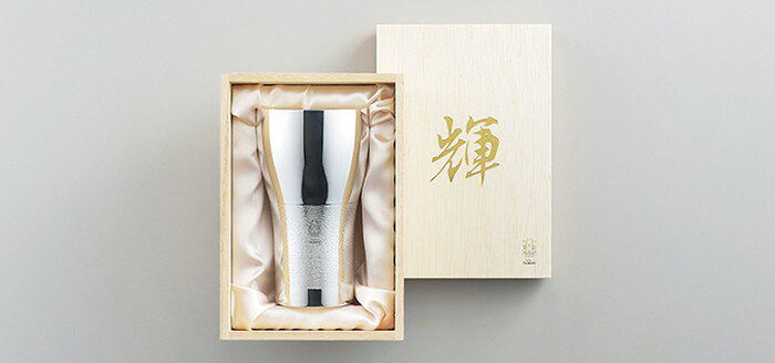 【2022 STAGE GIFT CATALOG 229シリーズ】はコチラ 【商品名】 「輝」純銅ビアタンブラー（銀仕上げ） 【品番】 KG-02 【商品コード】 1001863 【材質】 純銅（銀めっき） 【サイズ】 約φ77×135mm...