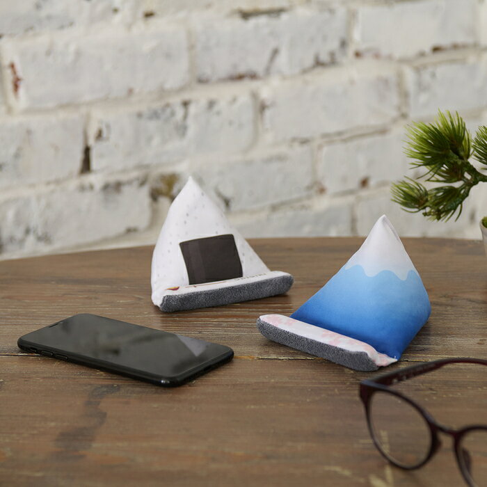 【Chatani Catalog vol.46】シリーズはコチラ 【商品名】 871-300　スマホクッション　富士山 871-301　スマホクッション　おにぎり 【仕様】 商品サイズ：高さ90×幅105×奥行130mm 重量：115g 材...