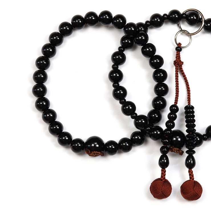 Ebony【浄土宗 彩や】 念珠 黒檀 本式数珠（男性用）黒檀（こくたん）は非常に硬く耐久性に優れた木で、仏壇や家具などにも使用されます。磨けば磨くほど黒く美しい輝きを増していきますので、念珠として長く愛用していただくのにおすすめの素材です...