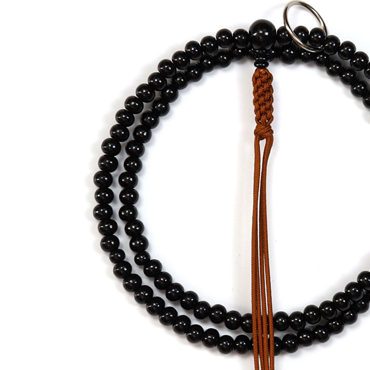 Ebony【曹洞宗 彩や】 京念珠 黒檀 本式数珠（男性用）黒檀（こくたん）は非常に硬く耐久性に優れた木で、仏壇や家具などにも使用されます。磨けば磨くほど黒く美しい輝きを増していきますので、念珠として長く愛用していただくのにおすすめの素材で...