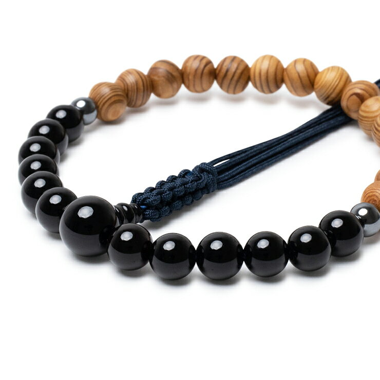 Yakusugi【彩や】京念珠 屋久杉・ブラックオニキス デザイン念珠（男性用）こちらは主玉に屋久杉とブラックオニキスを使用した男性用念珠（数珠）です。主玉の数は27玉で、これは本式数珠の珠数（108玉）の1/4となっています。細身のスタイ...