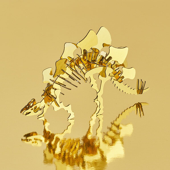 商品詳細 メーカー PazuMe（株式会社ウラノ） サイズ 組立時サイズ 約W118mm×D25mm×H70mm パッケージ 約W105mm×H185mm パーツ数 41 材質 特殊厚紙 商品説明 人気恐竜ステゴサウルスを、 美しく輝く“ゴ...