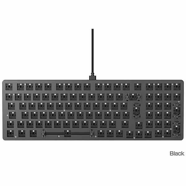 幅広いカスタマイズに対応可能な、ホットスワップ対応96%キーボード用ベアボーン [特徴] ・幅広いカスタマイズが可能なキーボード用ベアボーン ・テンキーレスサイズに近いコンパクトなフルキーボード ・US配列 99キーを搭載可能 ・5ピンホッ...