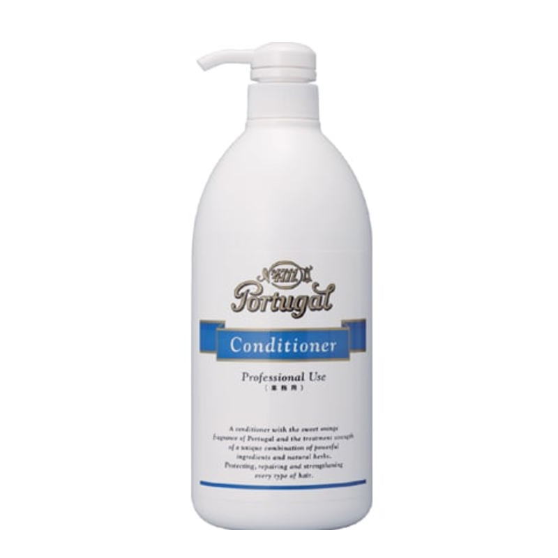 地中海の強い日差しをイメージさせる4711 ポーチュガル。 スイートオレンジ & レモンのフレッシュな香りから、コリアンダー & アーモイズのスパイシーな香りに変化。 最後はエボニー・ムスク・モスといった大人らしい深みのあるウッディ & ア...