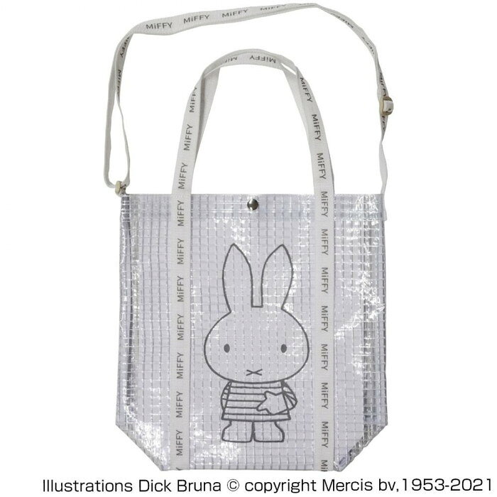 ちょっとしたお出かけに便利なバッグです。サイズ本体:W36×D12×H37cm、持ち手長さ45cm、ショルダー長さ:70〜135cm)個装サイズ：38×37×3cm重量個装重量：255g素材・材質本体:PVC、紐:ポリエステル生産国中国fk...