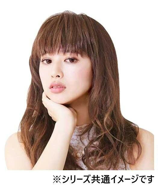 軽くてナチュラルな毛先のシャギーに注目!ぱっつんに抵抗のある方に嬉しいシャギー感をカットで表現しています。 ストレートのデザインで、毛先シャギーは程良くギザギザ感があります。【耐熱】耐熱温度180度、コテやカーラーで巻く場合は同封の取扱説明...