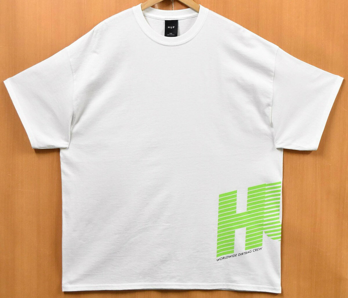 ■商品説明 「HUF」の半袖Tシャツです！とても良い雰囲気ですのでコーディネートの即戦力として大活躍してくれます！本当にお勧めです！またサイズも大きめですのでジャストサイズの方はもちろん、オーバーサイズスタイルにもお勧めです！ ■状態 US...
