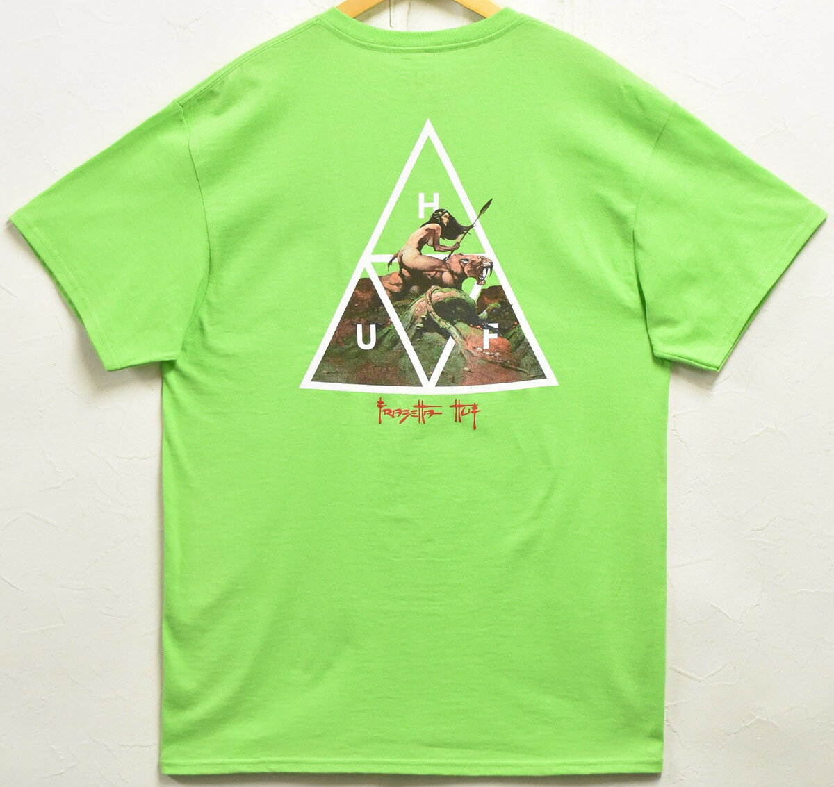 ■商品説明 「HUF」の半袖Tシャツです！とても良い雰囲気ですのでコーディネートの即戦力として大活躍してくれます！本当にお勧めです！ ■状態 USEDグレード［新品］ ※展示試着の際や流通過程でのスレや薄い汚れ、細かいキズなどある場合がござ...