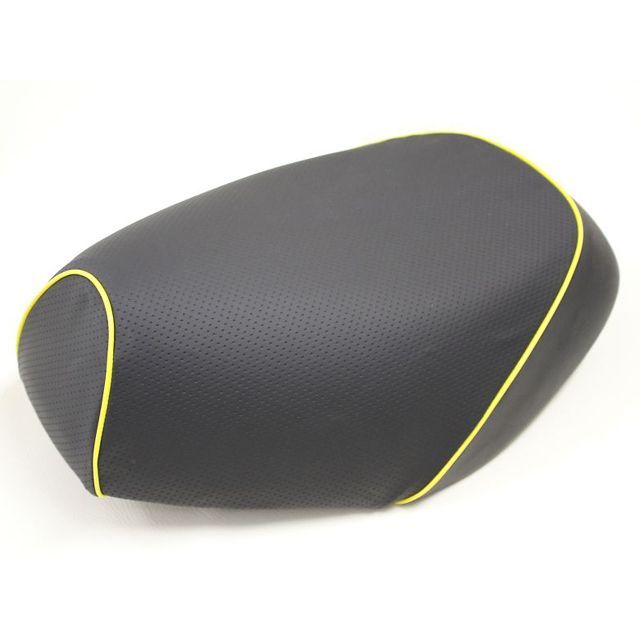 ●メーカー名：グロンドマン / Grondement●商品名：トゥデイ 国産シートカバー 黒●タイプ 被せ 仕様 黄パイピング 型式 AF61●メーカー品番：GR42HC80P100●JANコード：4562492984504商品の保証は、メ...