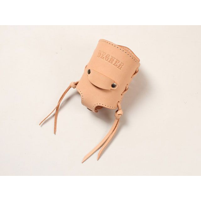 ●メーカー名：デグナー / DEGNER●商品名：DH-4 ドリンクホルダー●カラー タン・カラー：ブラックはこちら・カラー：レッドはこちら●メーカー品番：DH-4-TAN●JANコード：4524486058103商品の保証は、メーカー保証...