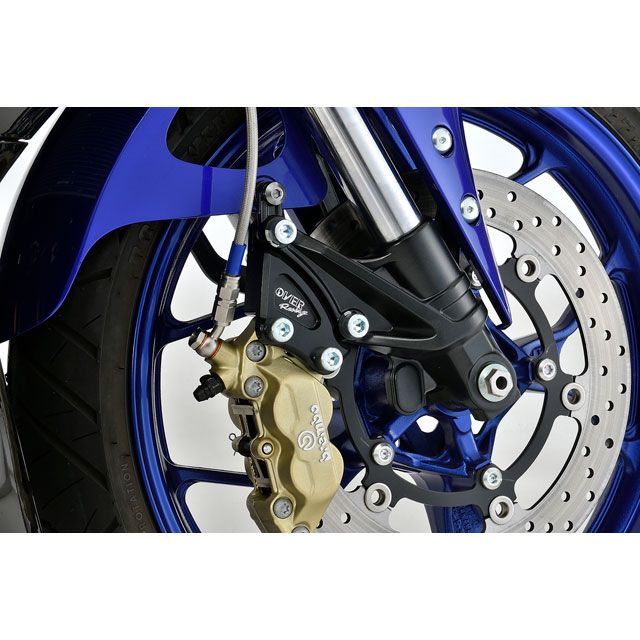 ●メーカー名：オーバーレーシング / OVER RACING●商品名：Fキャリパーサポート ブレンボ4P用（ブラック）●メーカー品番：・83-351-11B●JANコード：4539770118777OVERRACINGから直接取寄せ。目安の...