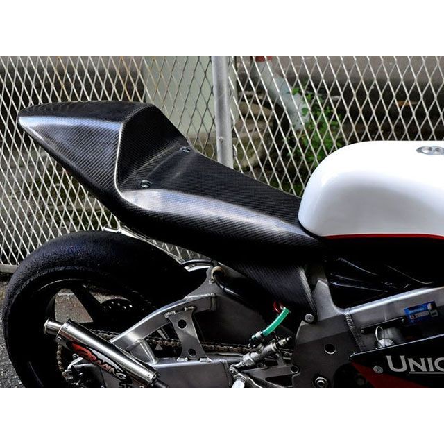 ●メーカー名：T2レーシング / T2Racing(ティーツーレーシング)●商品名：MC28 シートカウル タイプ1 レースタイプ カーボン●メーカー品番：T2-SC1-R-C-28商品の保証は、メーカー保証書の内容に準じます。●備考オリジ...