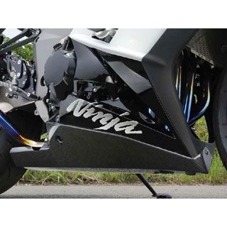 ●メーカー名：ノジマ / NOJIMA●商品名：アンダーカウル●材質 カーボン平織・材質：FRP/黒ゲルはこちら・材質：カーボン綾織はこちら・材質：FRP/白ゲルはこちら●メーカー品番：NCW634UC-CF●JANコード：45486647...