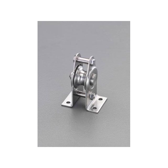 ●メーカー名：エスコ / ESCO●商品名：50mm/125kg 縦型固定滑車●メーカー品番：EA987HS-12●JANコード：4550061396247商品の保証は、メーカー保証書の内容に準じます。備考■使用荷重（kg）…125■使用ロ...