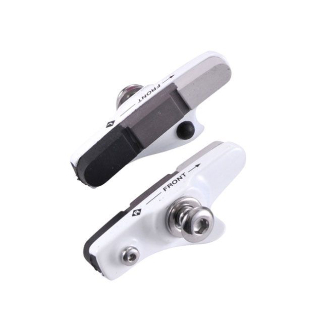●メーカー名：フォグリア / Foglia●商品名：カートリッジ式ロードブレーキシュー WHITE●JANコード：4938402723646商品の保証は、メーカー保証書の内容に準じます。カラーホワイト素材本体/アルミ合金、ブレーキパット/合...